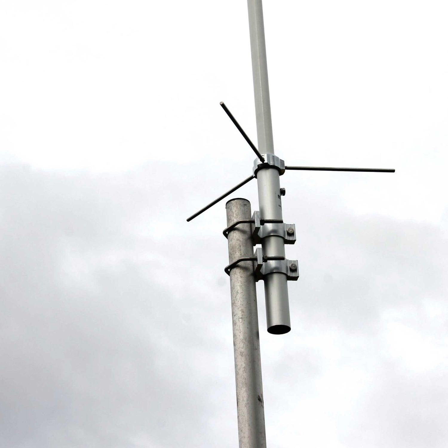 Sirio - Antena de baza VHF/UHF Sirio SA 270 MN 142-148 MHz & 427-442 MHz 170cm pentru cladiri ...