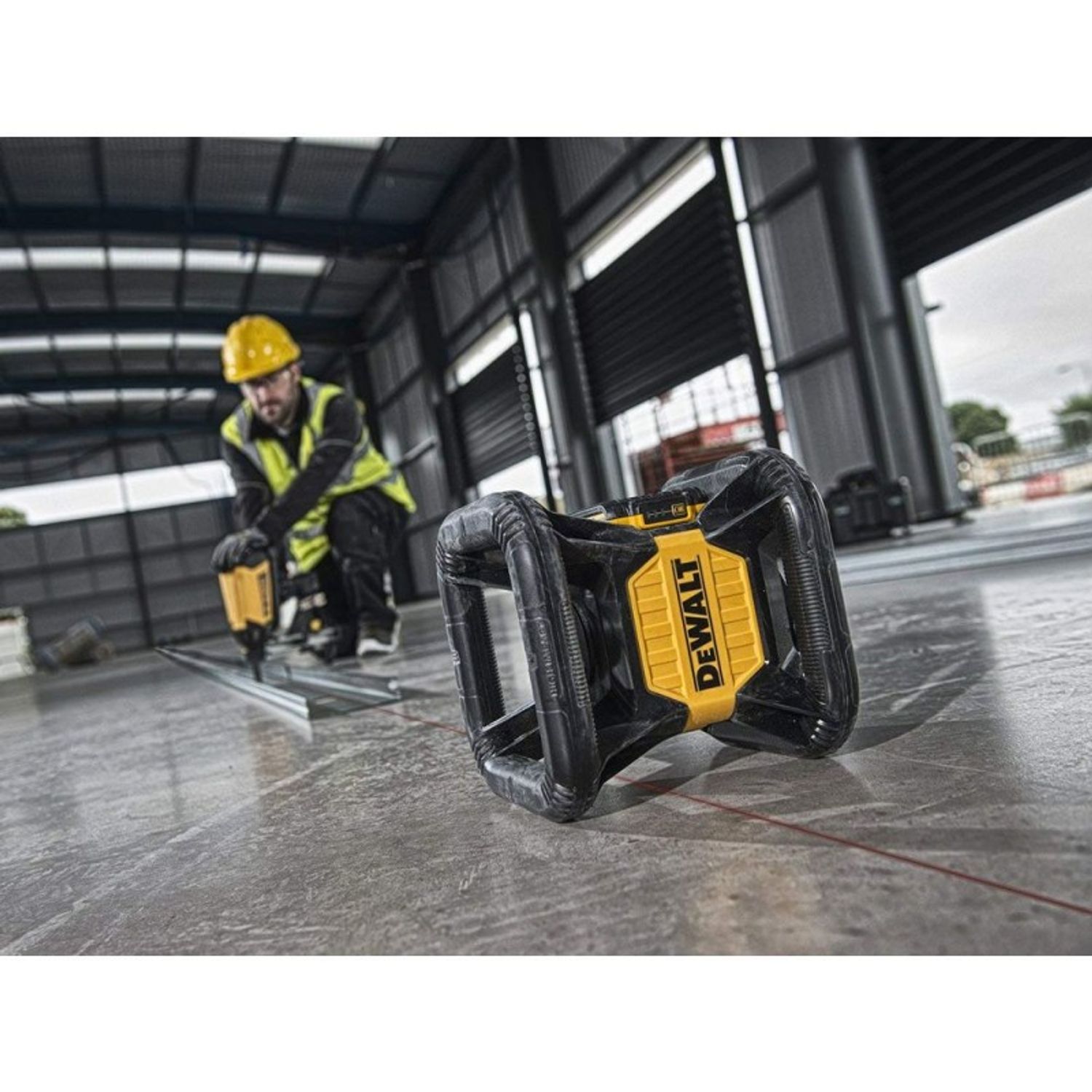 DeWALT - Set nivela laser, DeWalt, rotativa, cu acumulator si ...