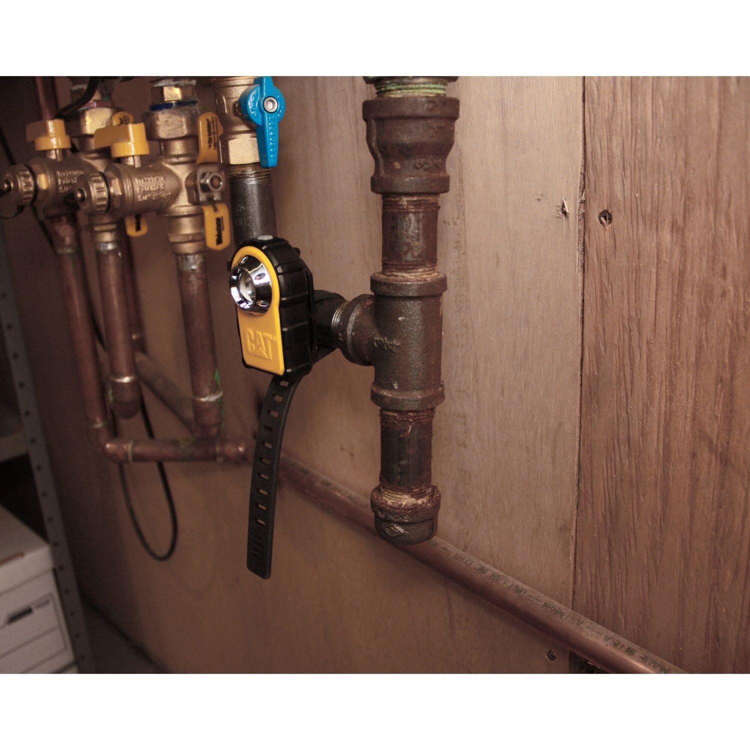 CAT - Lanterna CAT CT5130, 250 Lumeni, 25 m (Negru/Galben) - elefant.ro